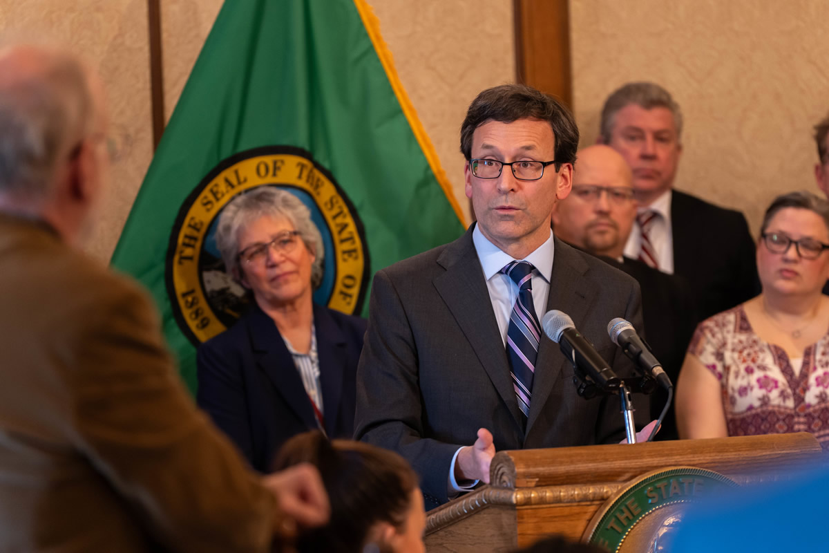 Washington governor signs 10 housing bills